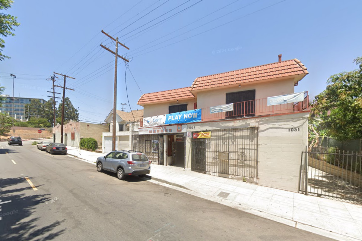 Los Angeles Firefighters Quickly Subdue Blaze in Pre-Damaged Chinatown