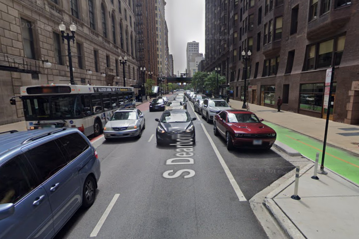 Man Critically Injured in Stabbing at Chicago's Loop, Assailant At