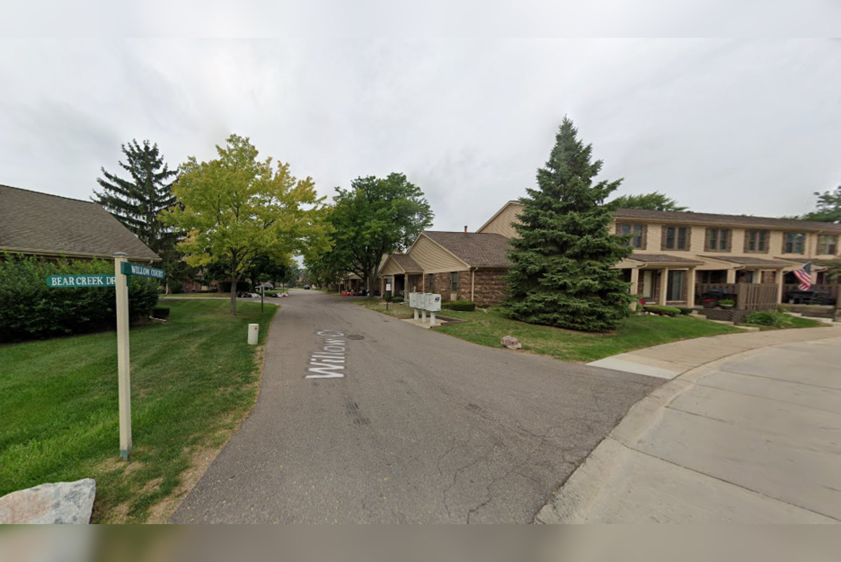 Man Dies in Warren Condo Fire; Blaze Not Treated as Suspicious,