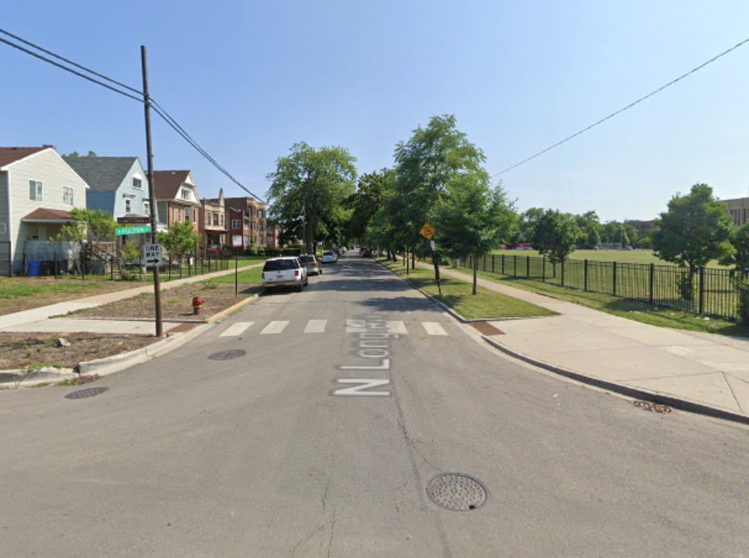Man Fatally Stabbed in Chicago’s Austin Neighborhood, Suspects Remain