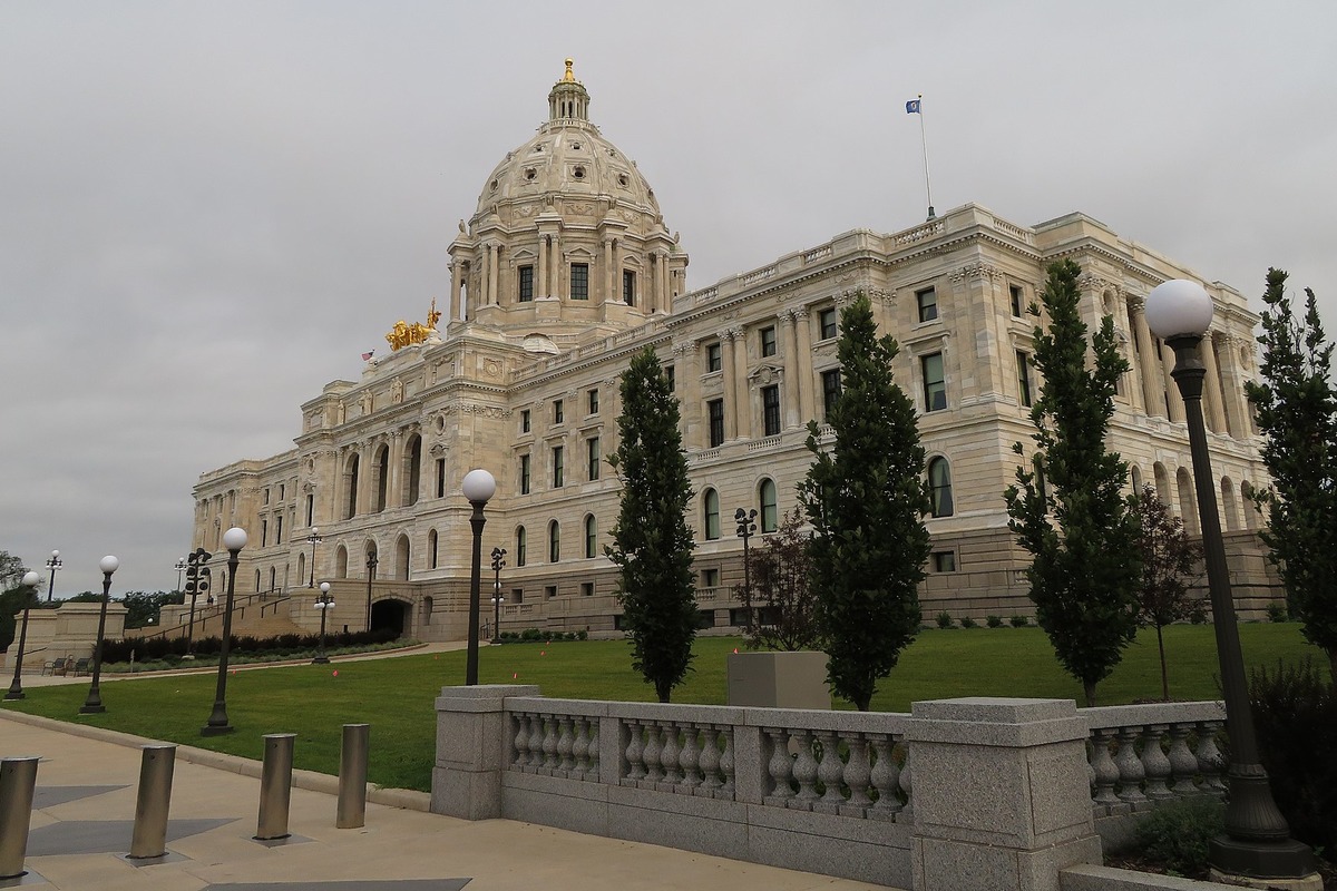Minnesota Senate Outlaws 'Gay and Trans Panic Defense' in Milestone