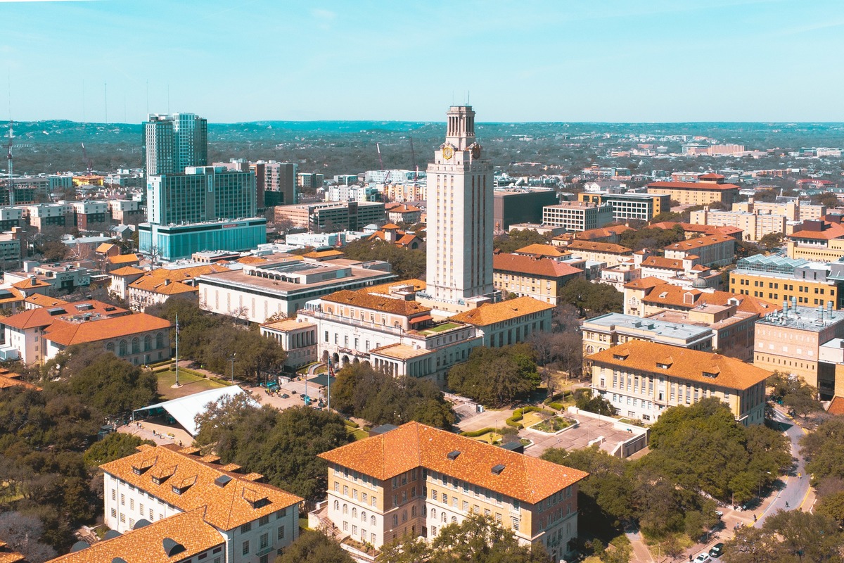 UT Austin Graduation Unfolds Peacefully Amid Campus Protests, Troopers