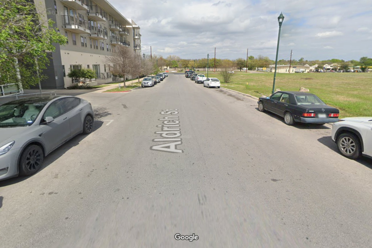 APD SWAT Teams Deployed Near Mueller Neighborhood in Austin, Residents