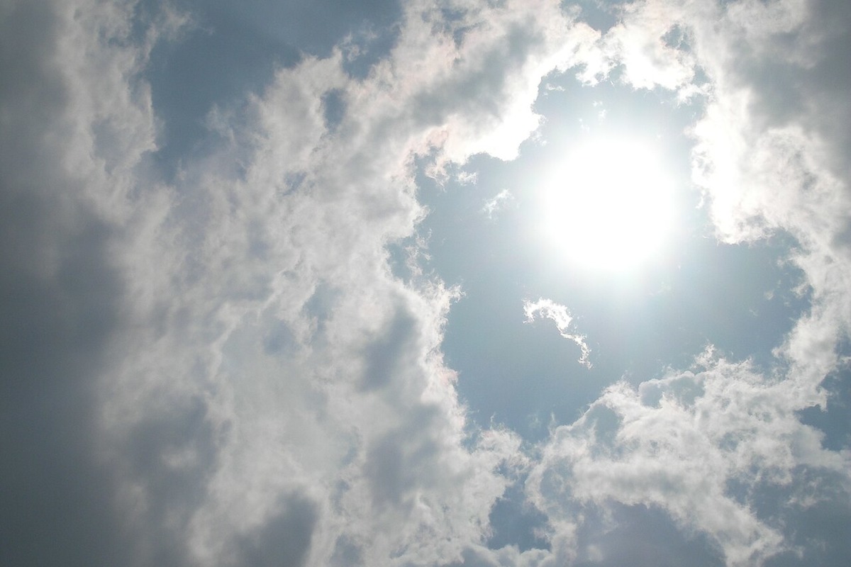 Austin Faces Scorching Weekend, Highs Near 96 Degrees Amid Ozone