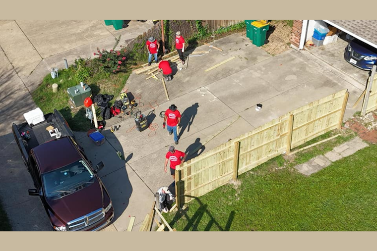 Cedar Hill Police Officers Volunteer with Mission Cedar Hill in