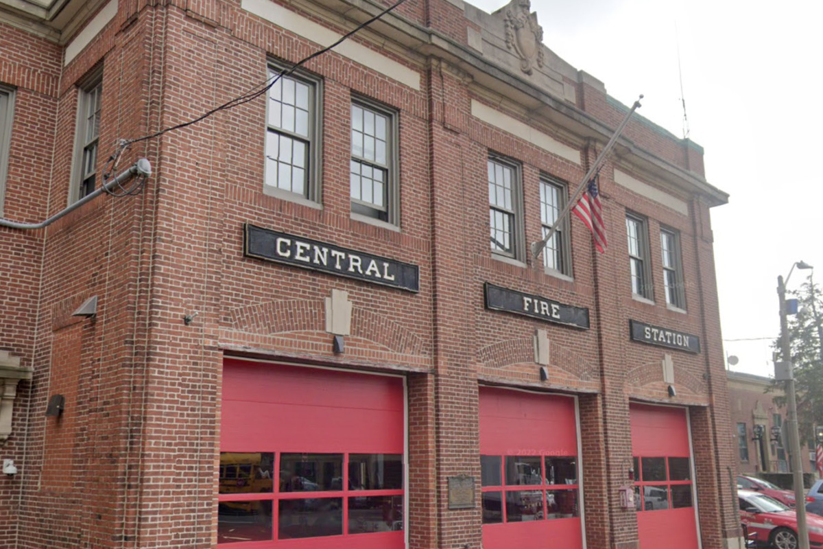 Chelsea Fire Department Extinguishes Third-Floor Blaze, Ensures Safe