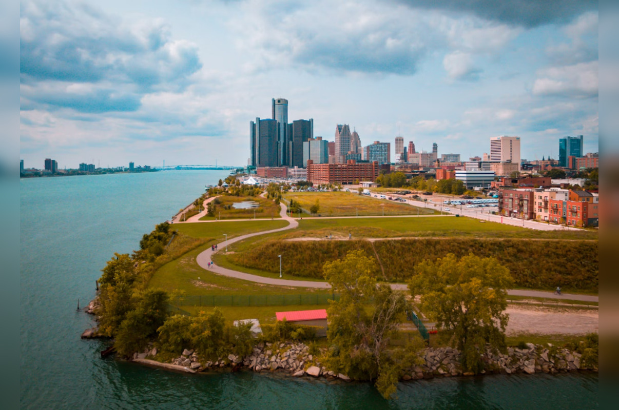 Detroit Weather Rollercoaster: From Sunny Skies to Thunderstorms, What