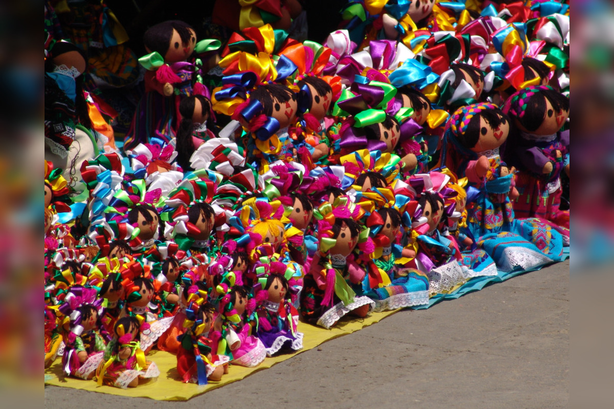 Giant Mexican Doll, La Muñeca Lele, Brings Cultural Heritage to San