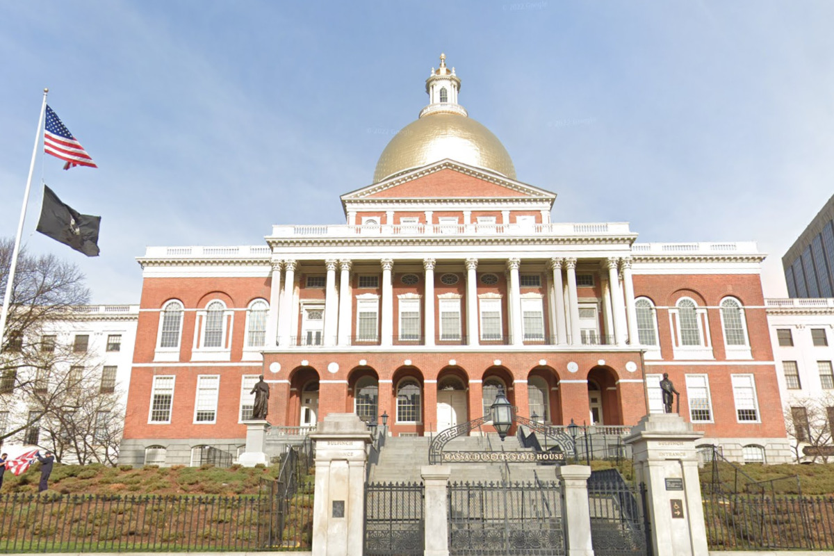 Massachusetts State Senate Passes Landmark 'Act to Reduce Plastics' in