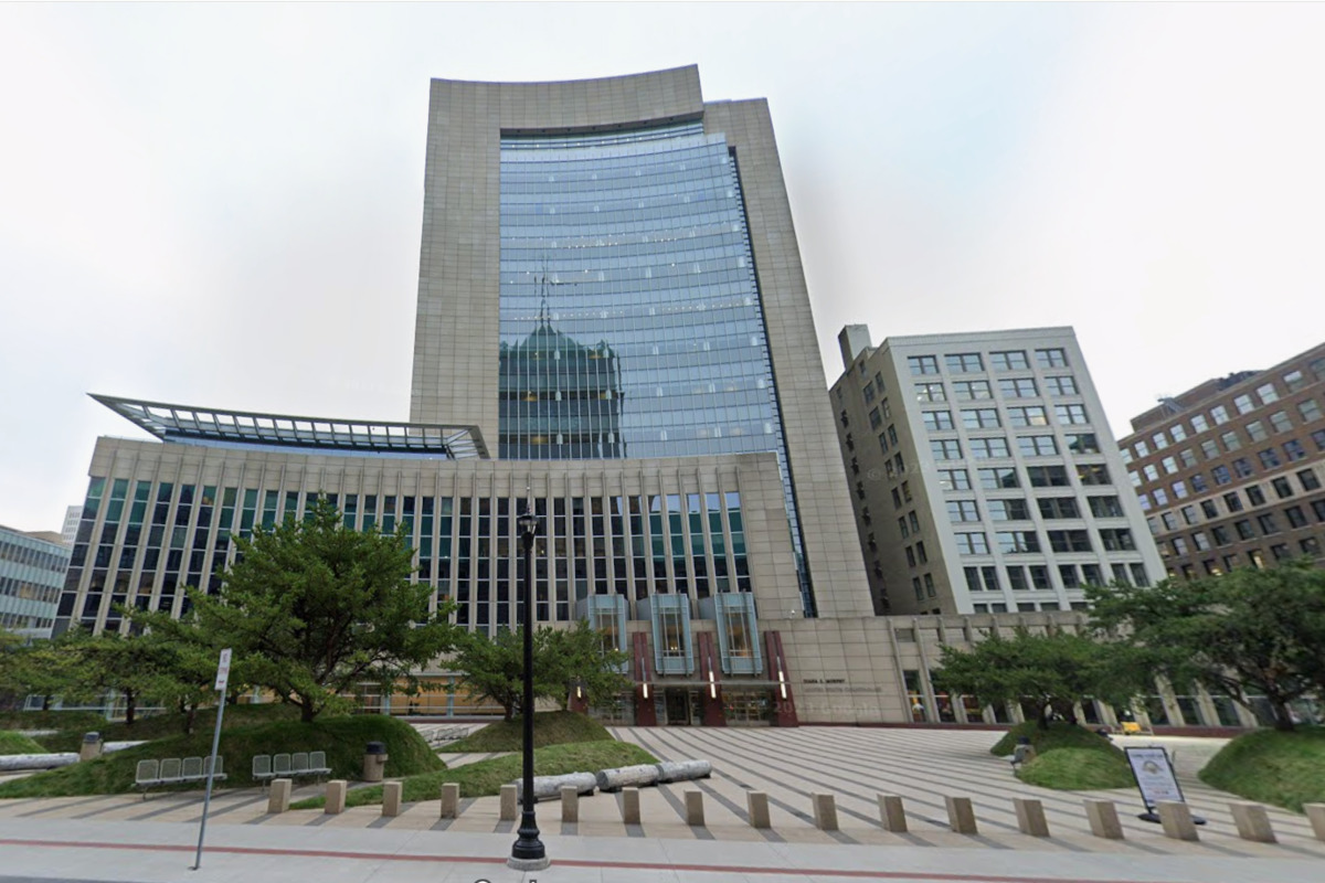 Minneapolis Fast-Food Manager Pleads Guilty to Embezzling Over