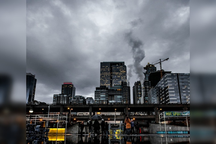 Seattle Braces for a Typical Cloudy and Damp Day with Light Drizzle