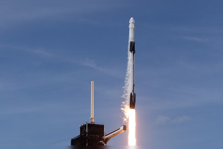 Spacex Lights Up The Night Sky With Falcon 9 Launch Boosts Starlink