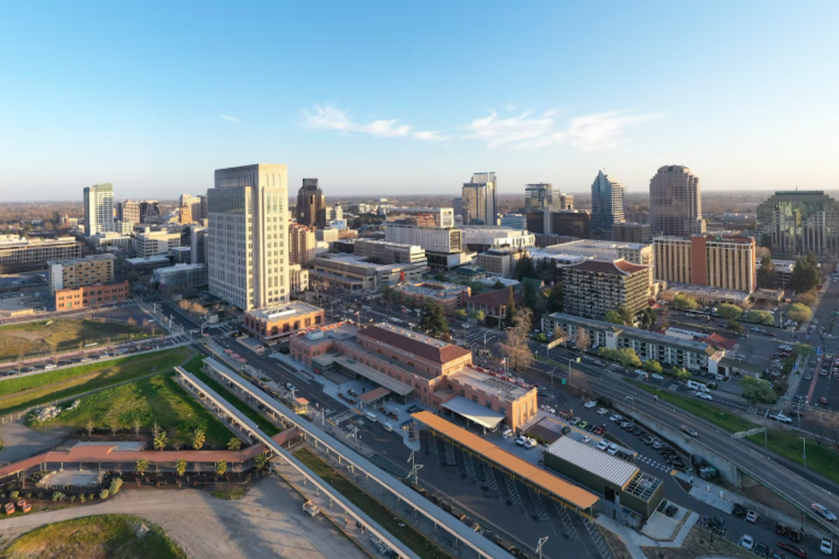 Cooling Trend Brings Slight Relief to Sacramento Amid Elevated Fire