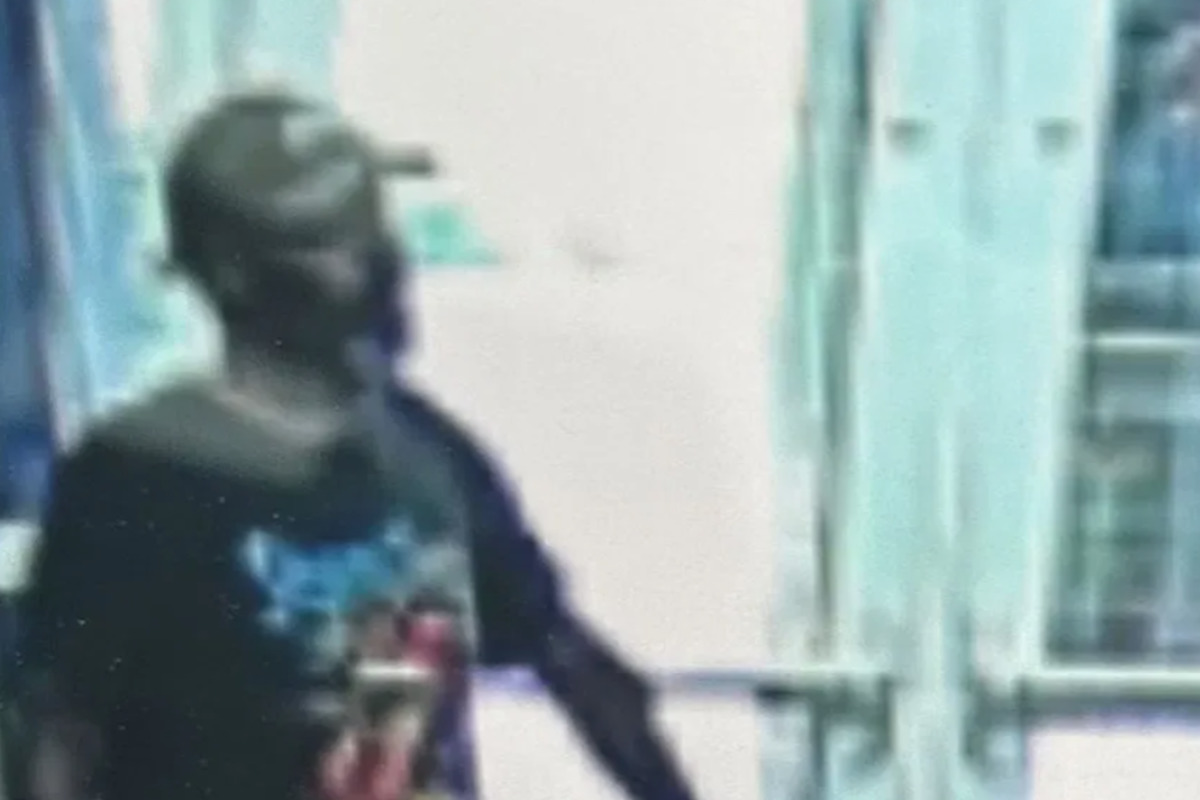 Fbi Hunts For Suspect After Pnc Bank Robbery In Davie And Seeks