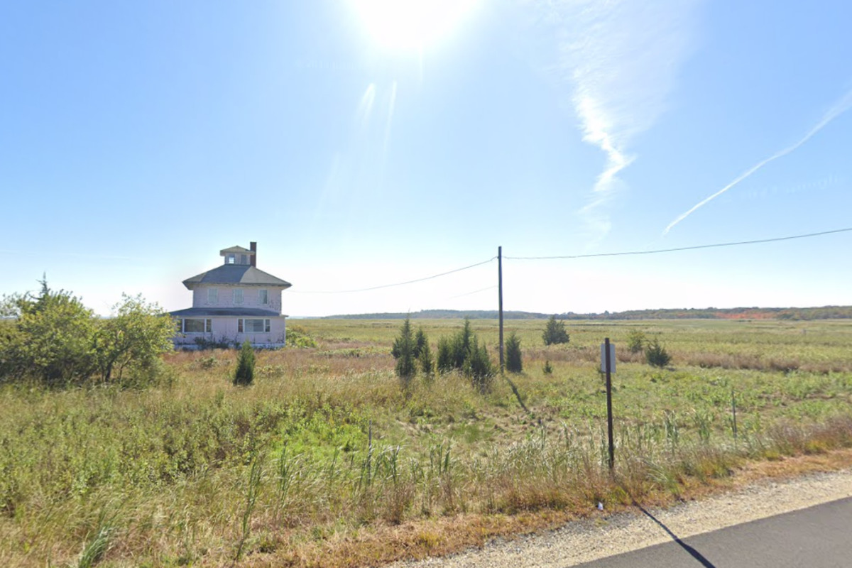 Iconic 'Pink House' of Newbury Opens for Auction at $3K: Buyer Beware