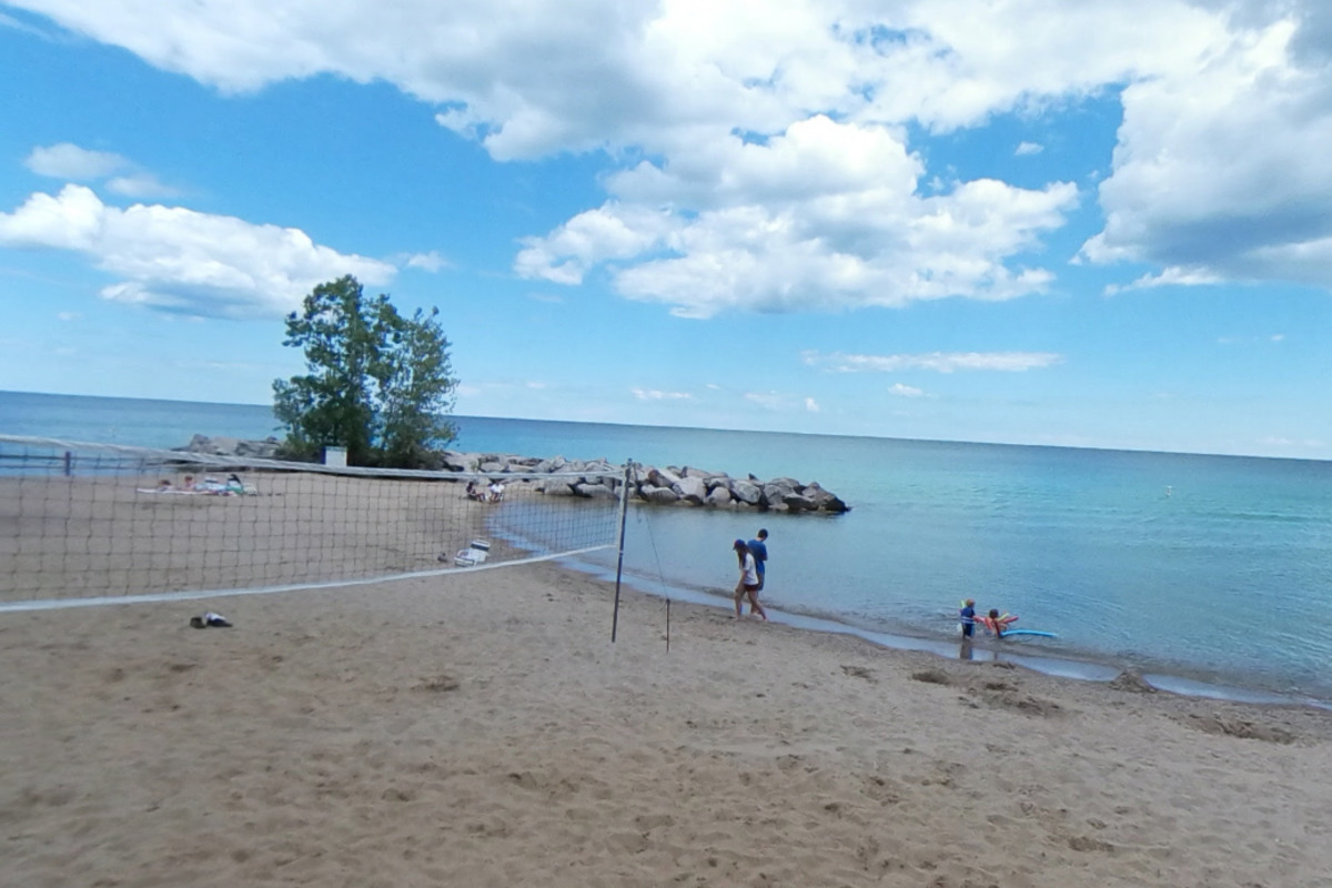 Lake Bluff's Sunrise Beach Ups Non-Resident Fees Amid Soaring
