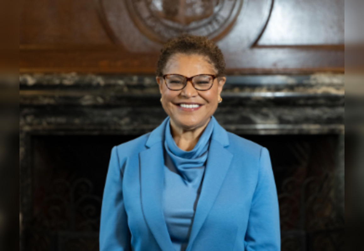 Los Angeles Mayor Karen Bass Extends Al Fresco Dining Program