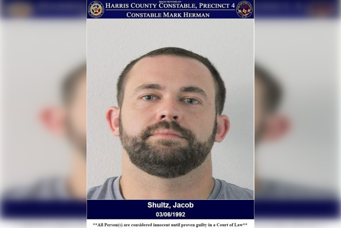 Man Arrested for Evading Arrest and Unlawful Weapon Possession on
