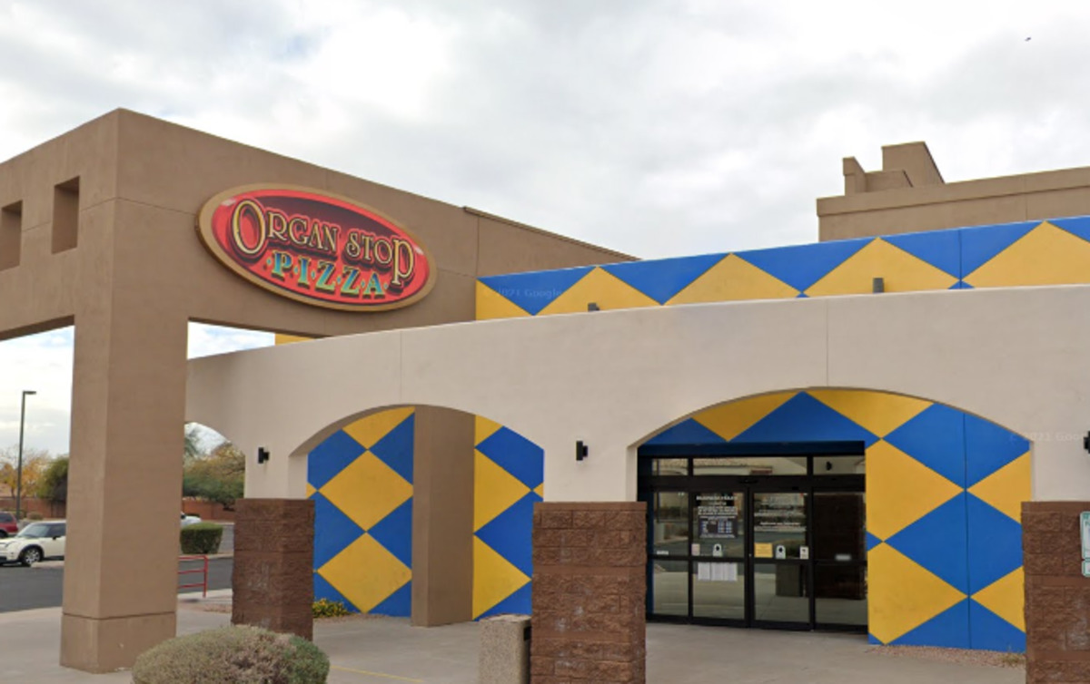 Mesa's Organ Stop Pizza Spreads Yuletide Joy with Christmas in July