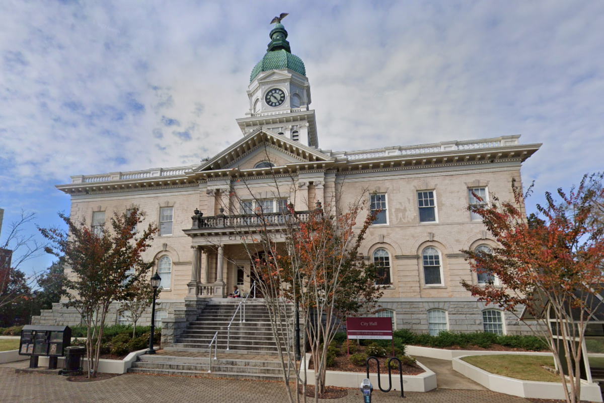 New Security Measures at Athens City Hall as Visitors Screened to