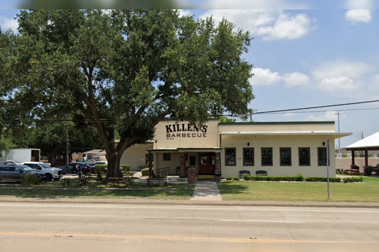 Rapper Bun B and Chef Ronnie Killen Serve Free Brisket Sandwiches in
