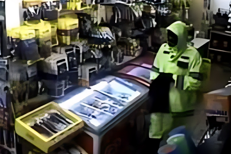 Sebastopol Gas Station Targeted in Early Morning Armed Robbery, Police