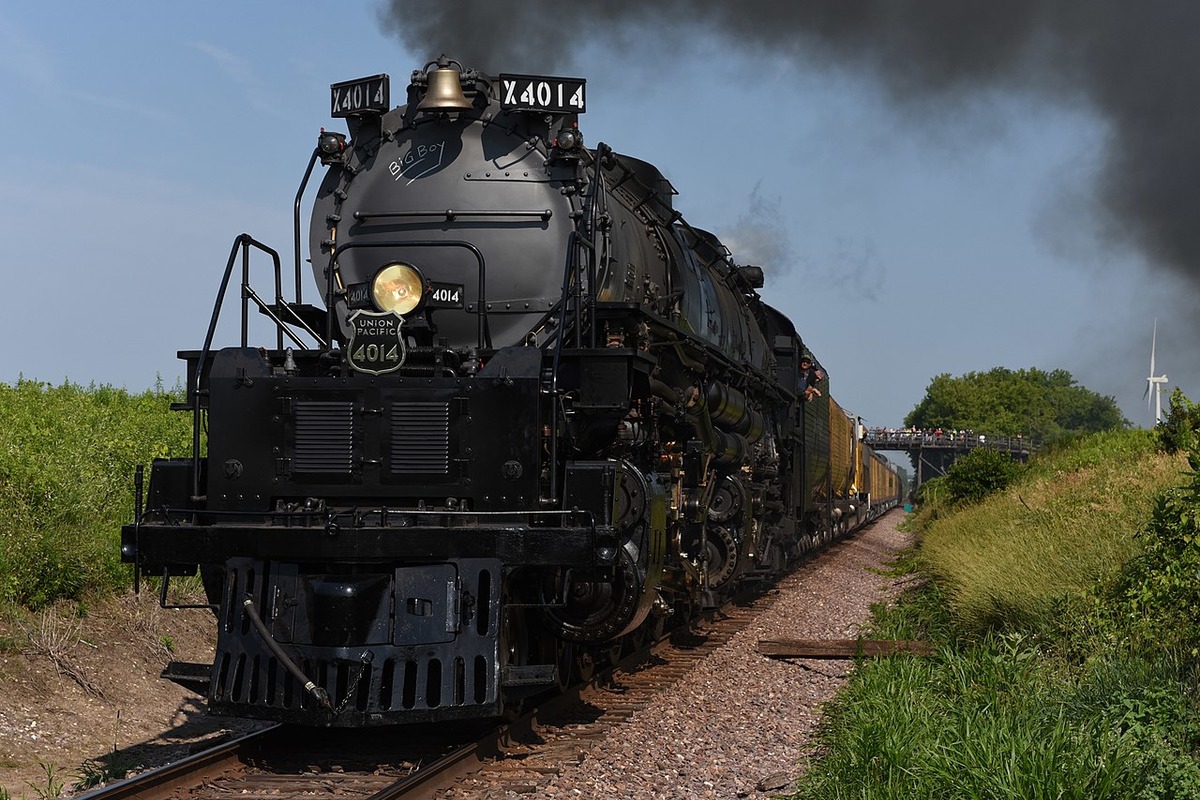World's Largest Steam Locomotive Rolls Into Roseville for "Westward