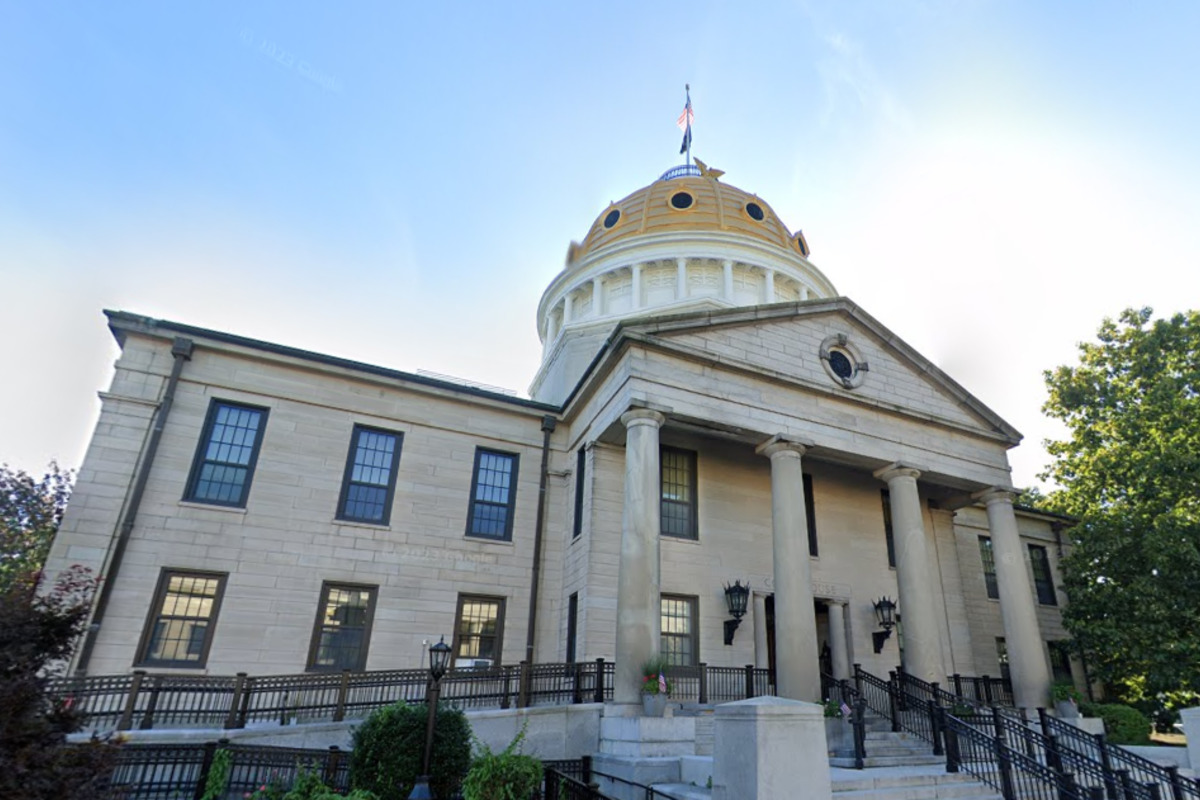 Boston Court Upholds Charges Against Karen Read in Officer O'Keefe