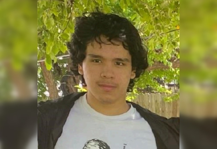 Chicago Police Seek Public's Help in Locating Missing Teen Eyden