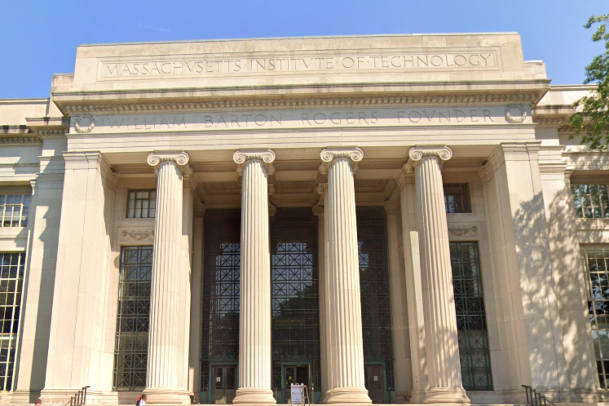 Harvard-MIT Student Sayo Eweje Innovates in RNA and Protein Therapy