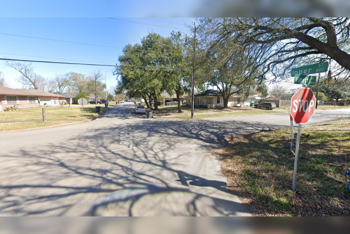 Houston Police Investigate Overnight Loper Street Shooting That Leaves