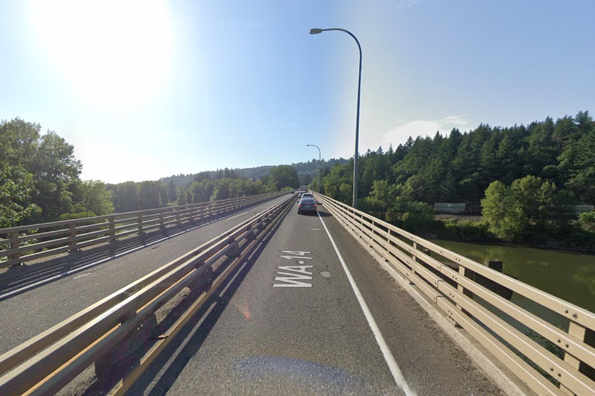 One Dead in Seven-Car Pileup on SR 14 in Camas