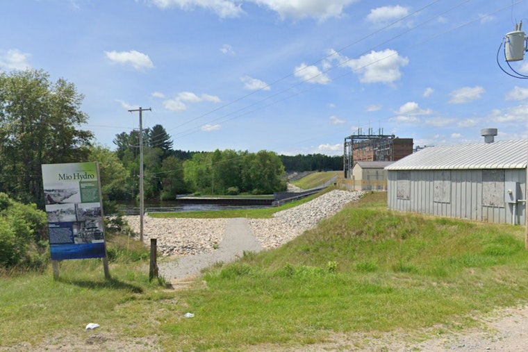 Oscoda County Deputy Braves Au Sable River Currents to Rescue