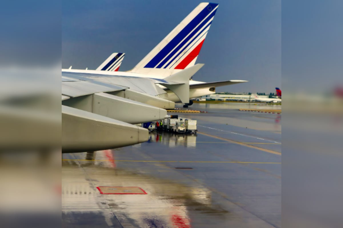 Thunderstorms Prompt Ground Stops at Houston's Major Airports,