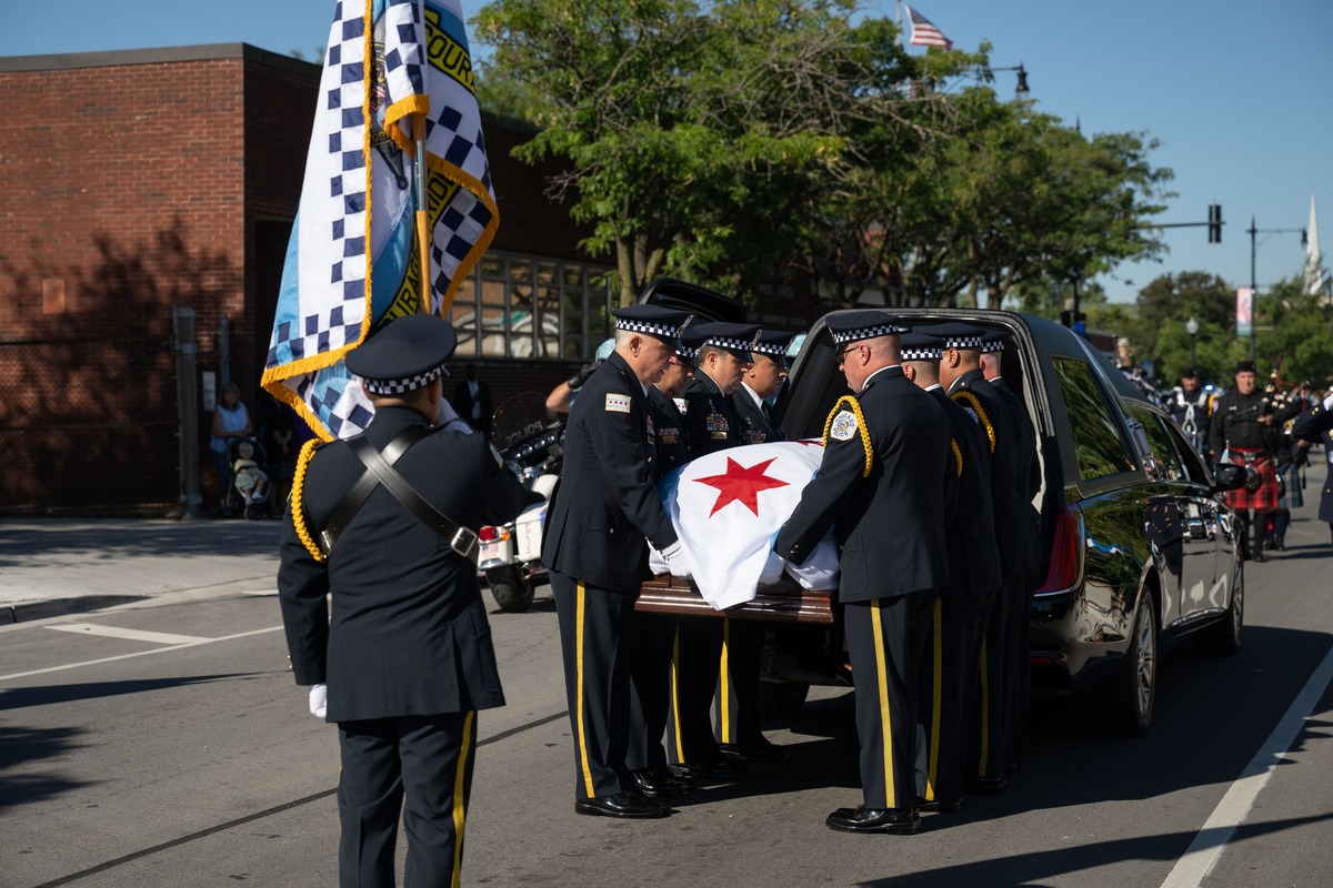 Chicago Bids Farewell to Brave Officer James Crowley, 37 Years After