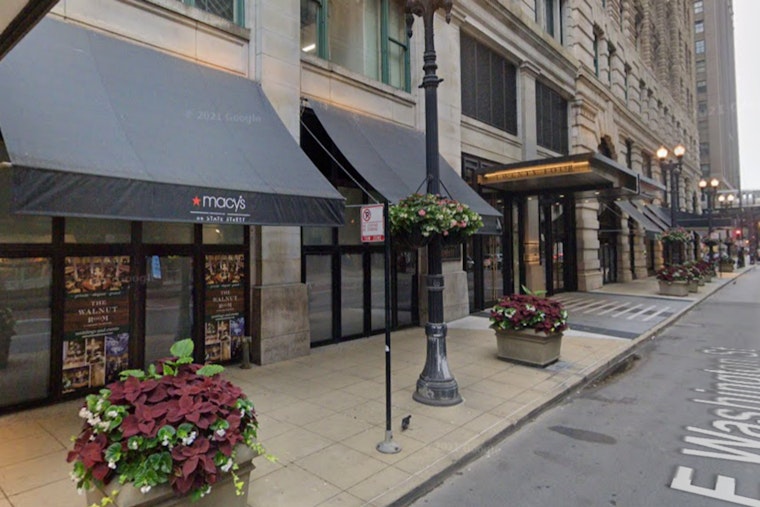 Chicago's Macy's Walnut Room Unveils 2024 Holiday Menu, Opens
