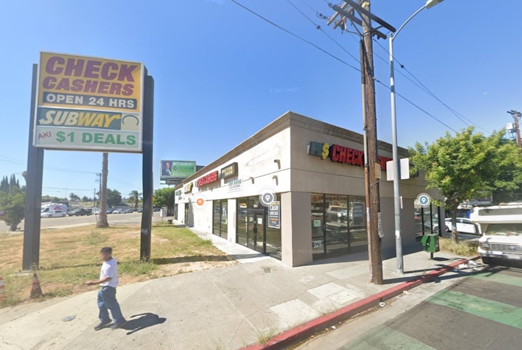 Los Angeles Firefighters Conquer Blaze at West Adams Strip Mall