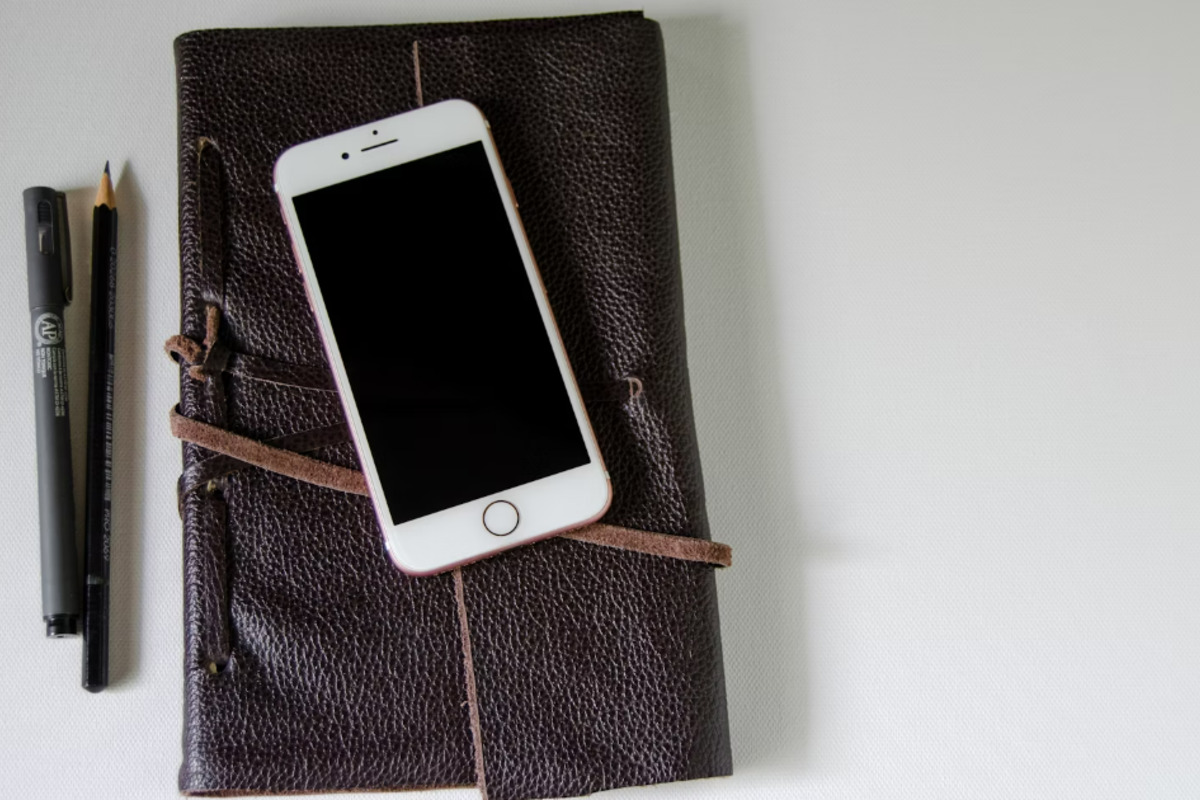 Michigan Bill Introduced to Limit Cell Phone Use in Schools, Aims to