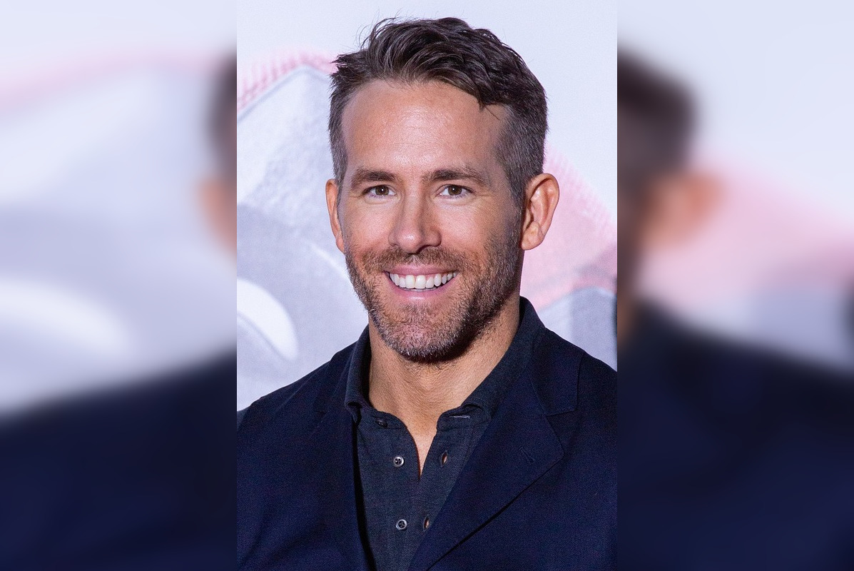 Ryan Reynolds Surprises Young Cancer Patient at Boston Hospital,