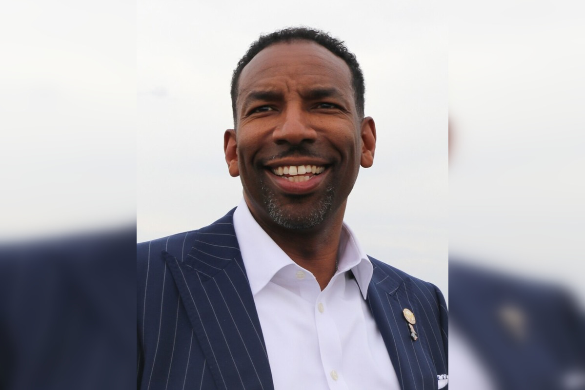 Atlanta Mayor Andre Dickens Announces Sudden Federal Funding Freeze,
