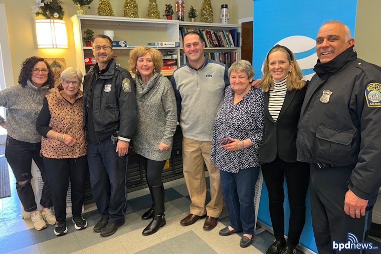 Boston Police and AT&T Team Up for Mobile Safety Session in