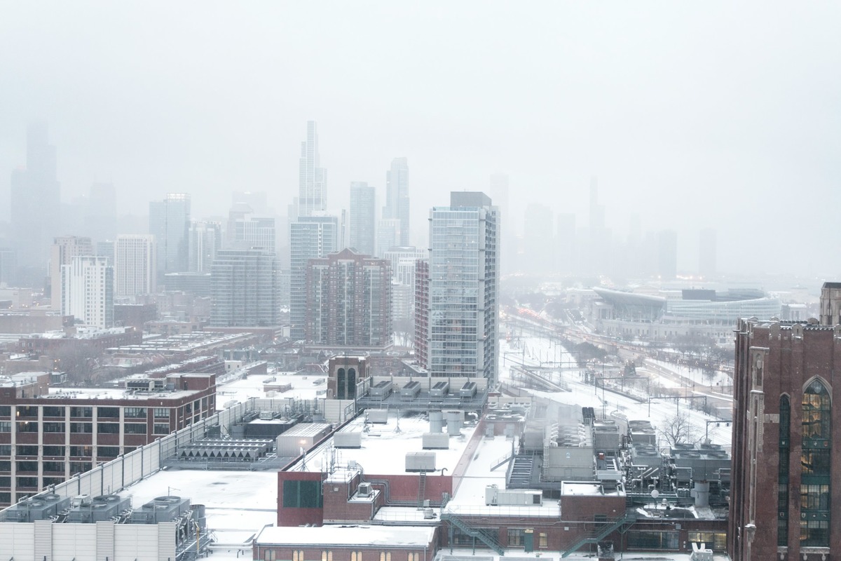 Chicago on Alert for More Snowfall as Temperatures Hover Around