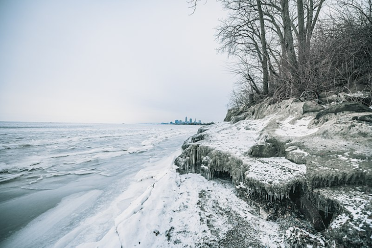 Cleveland Braces for Weather Roller Coaster: Rain, Thunder, and Snow