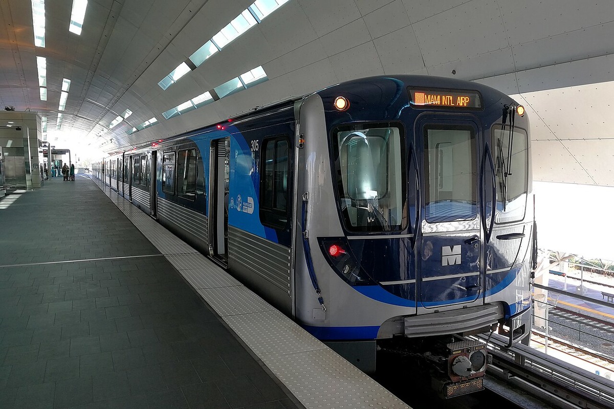 Early Metrorail and Metromover Services for 2025 Miami Marathon