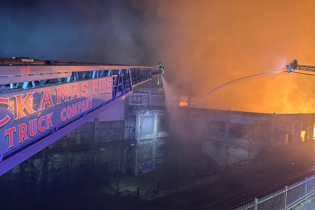 Historic Blue Heron Paper Mill in Oregon City Engulfed in Flames,