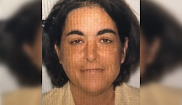 Hollywood Police Seek Publics Help In Locating Missing Woman With