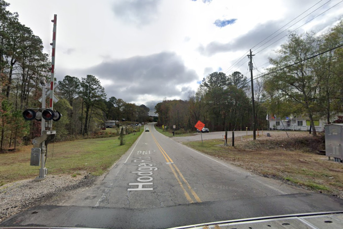 Knightdale Drivers Alert: Hodge Road Closure for Railroad and Paving