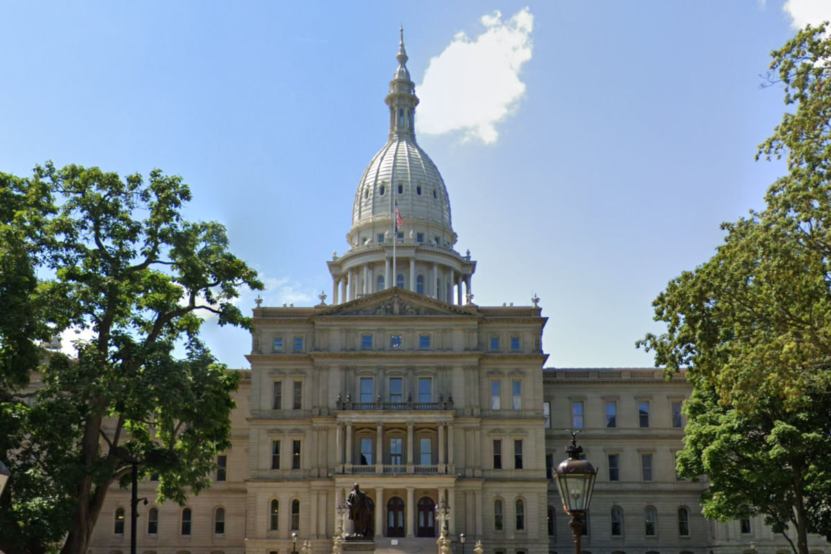 Michigan House Committee Advances Minimum Wage and Sick Leave Bills