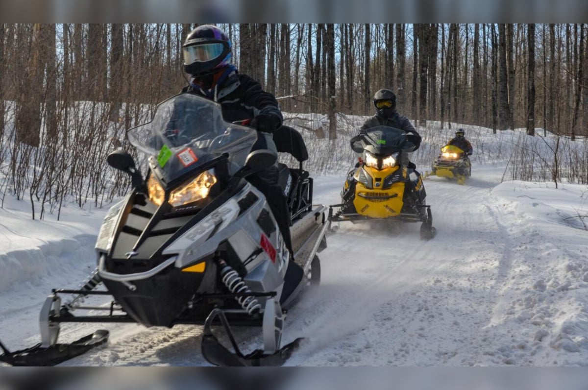 Michigan Offers Snowmobile Enthusiasts Free Access to Over 6,000 Miles