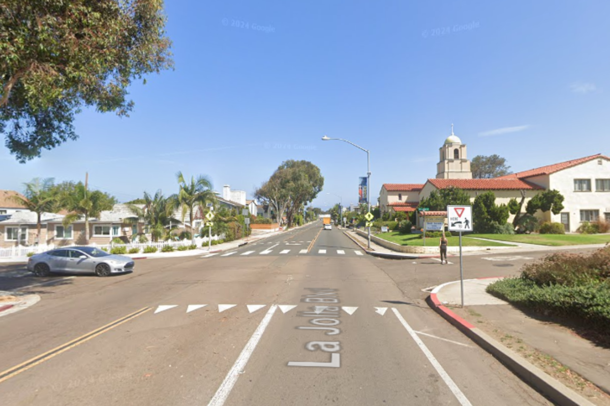 Motorcyclist Suffers Leg Fracture in Collision on La Jolla Blvd, San